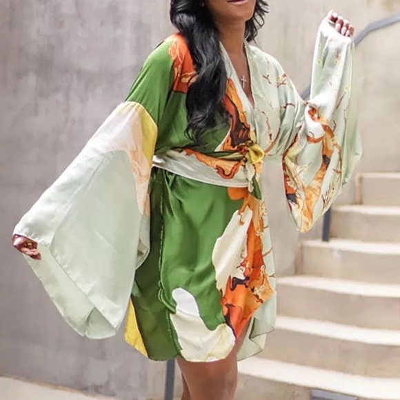 Lena Vie Boutique | Kimonos & Yukatas | Jewel Abstract Light Wrap ...